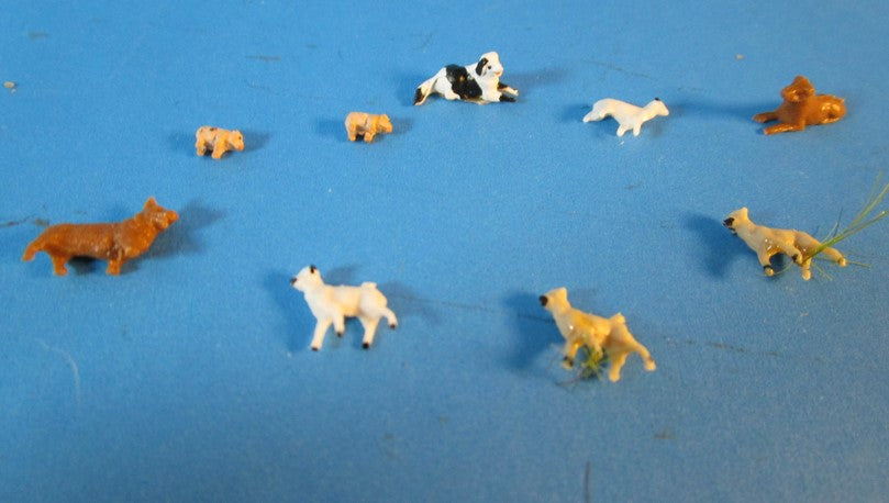 BP158 Dogs various breeds and poses – my british model trains
