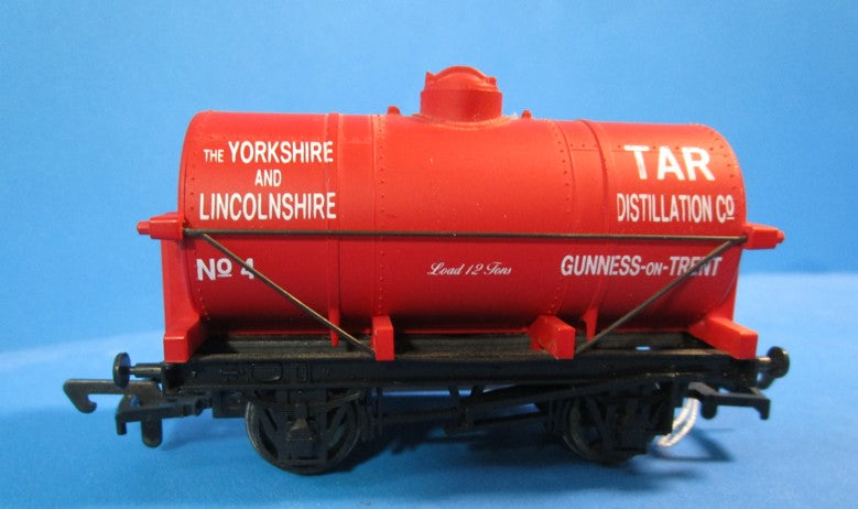 B580 DAPOL 12 Ton tanker wagon "YORKSHIRE & LINCOLNSHIRE TAR DISTALATI ...