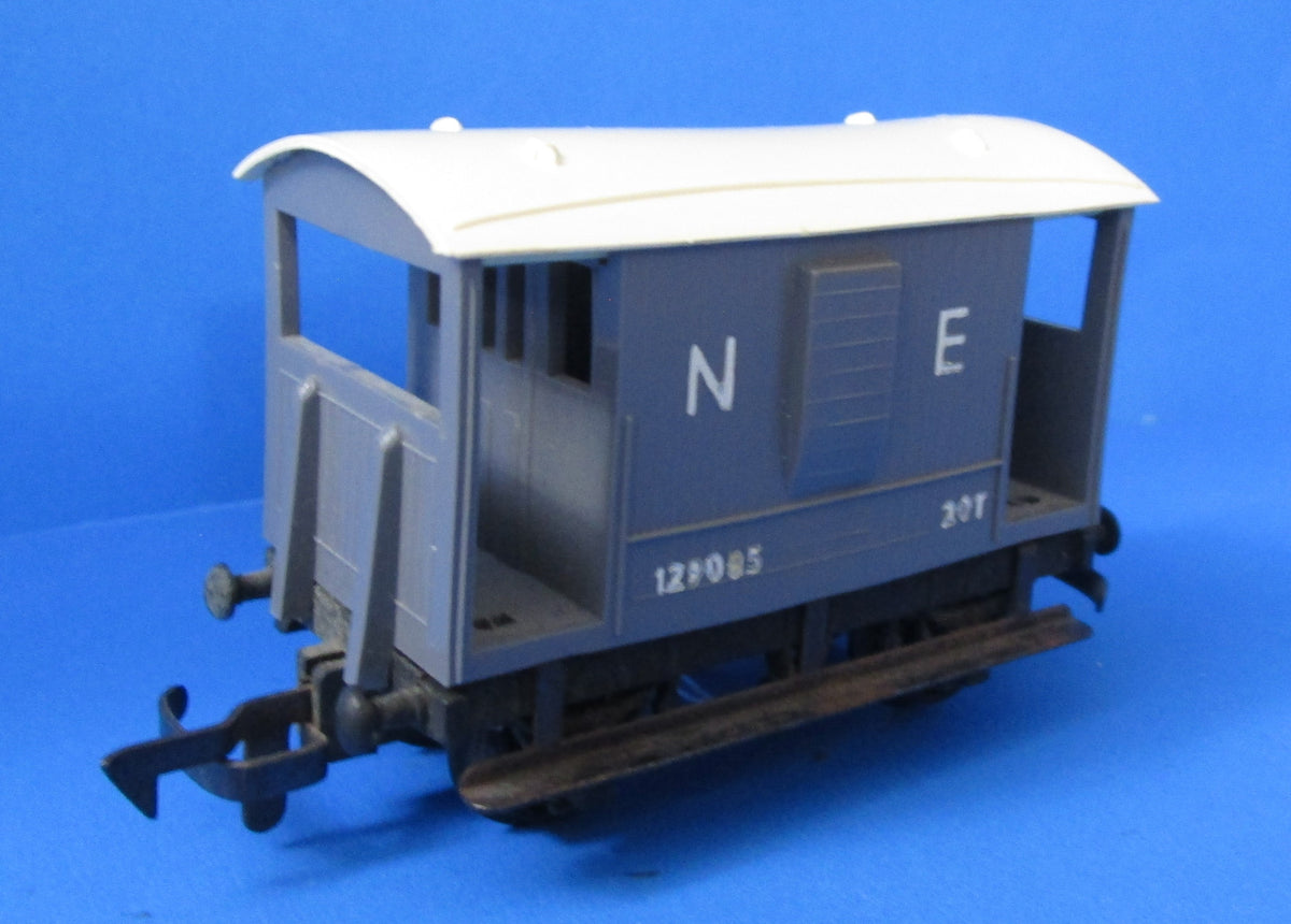 R16-P03 HORNBY NE Brake Van grey livery 129085 - UNBOXED – my british ...