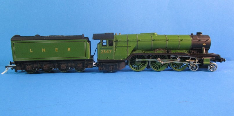 T1162 TRIX LNER Class A3 , 4-6-2 "DONCASTER" 2547 in LNER apple green ...