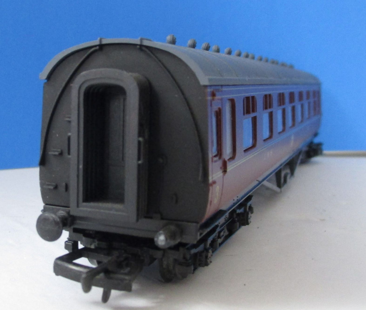 4P-010-007-P02 DAPOL 60 ft Stanier Corridor Composite Coach in LMS Mar ...