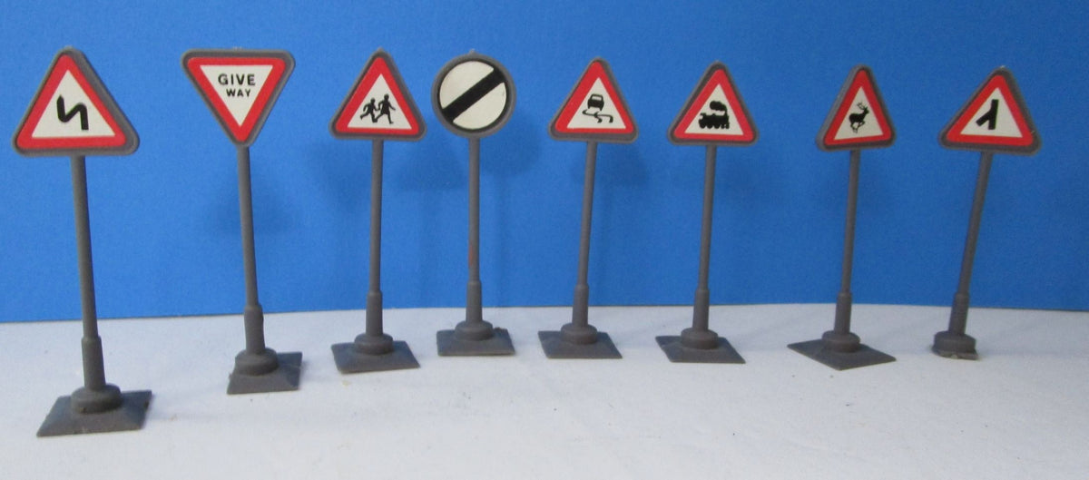 BP497 Road Signs – my british model trains