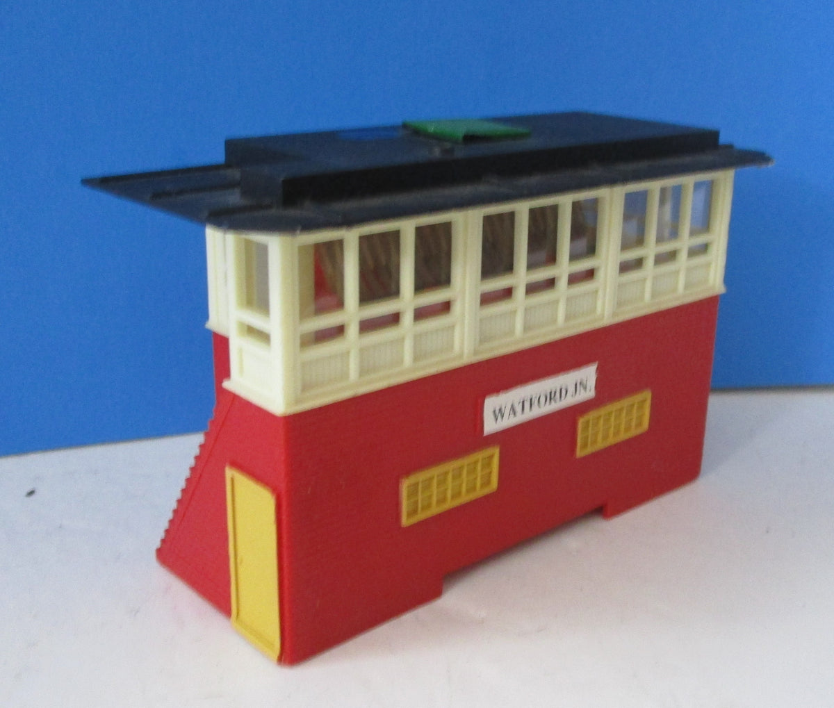 R145U Modern signal box with interior - used - UNBOXED – my british ...