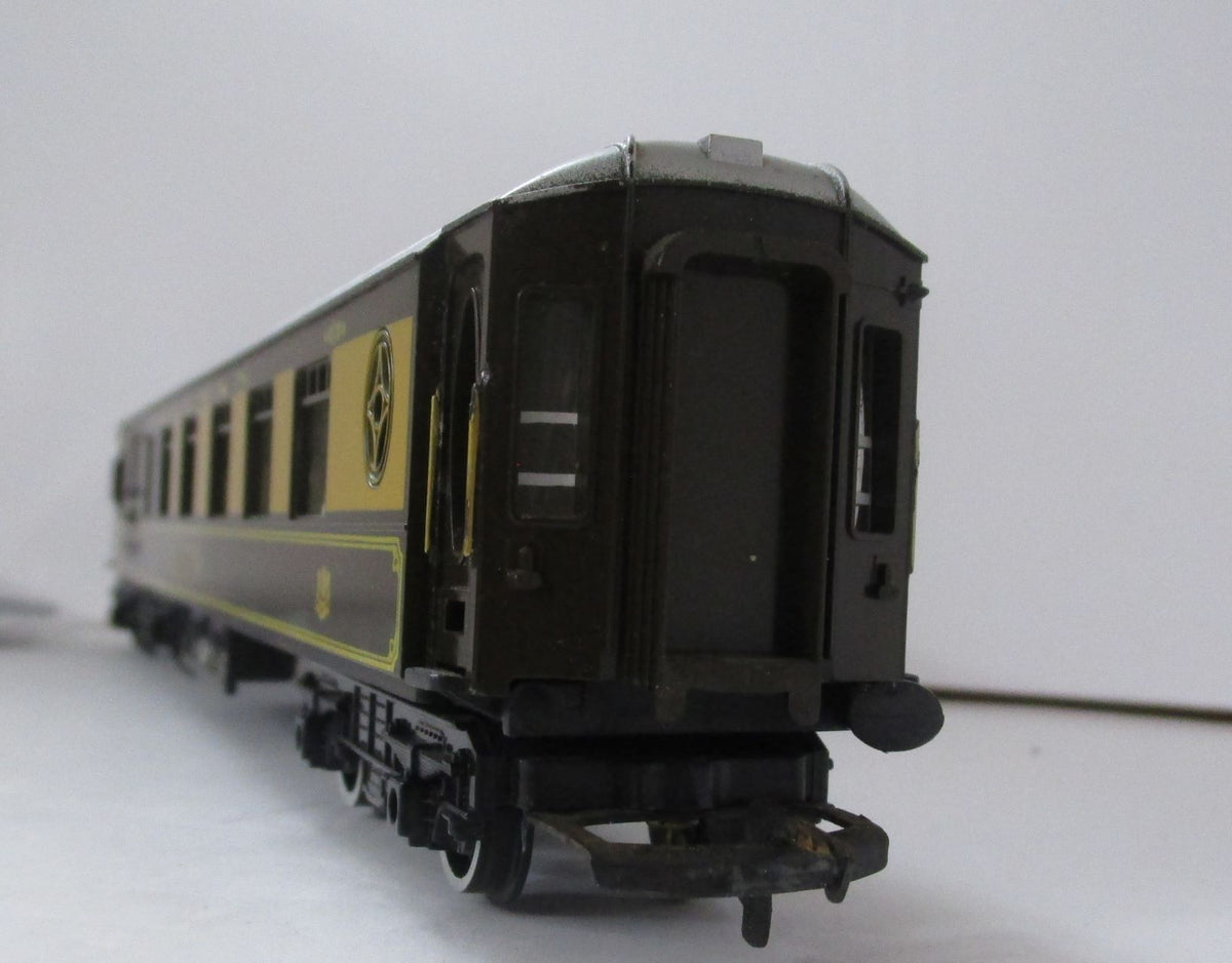 R233-P01 HORNBY Pullman 3rd class parlour brake car - missing buffer ...